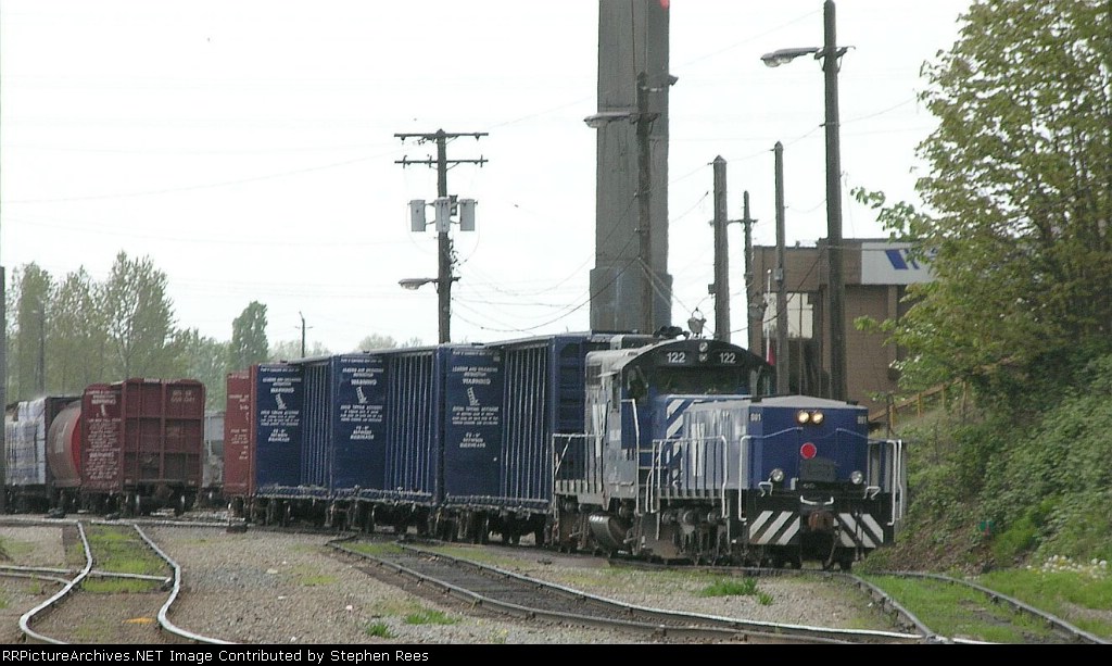 SRY 122 under Queensborough Bridge